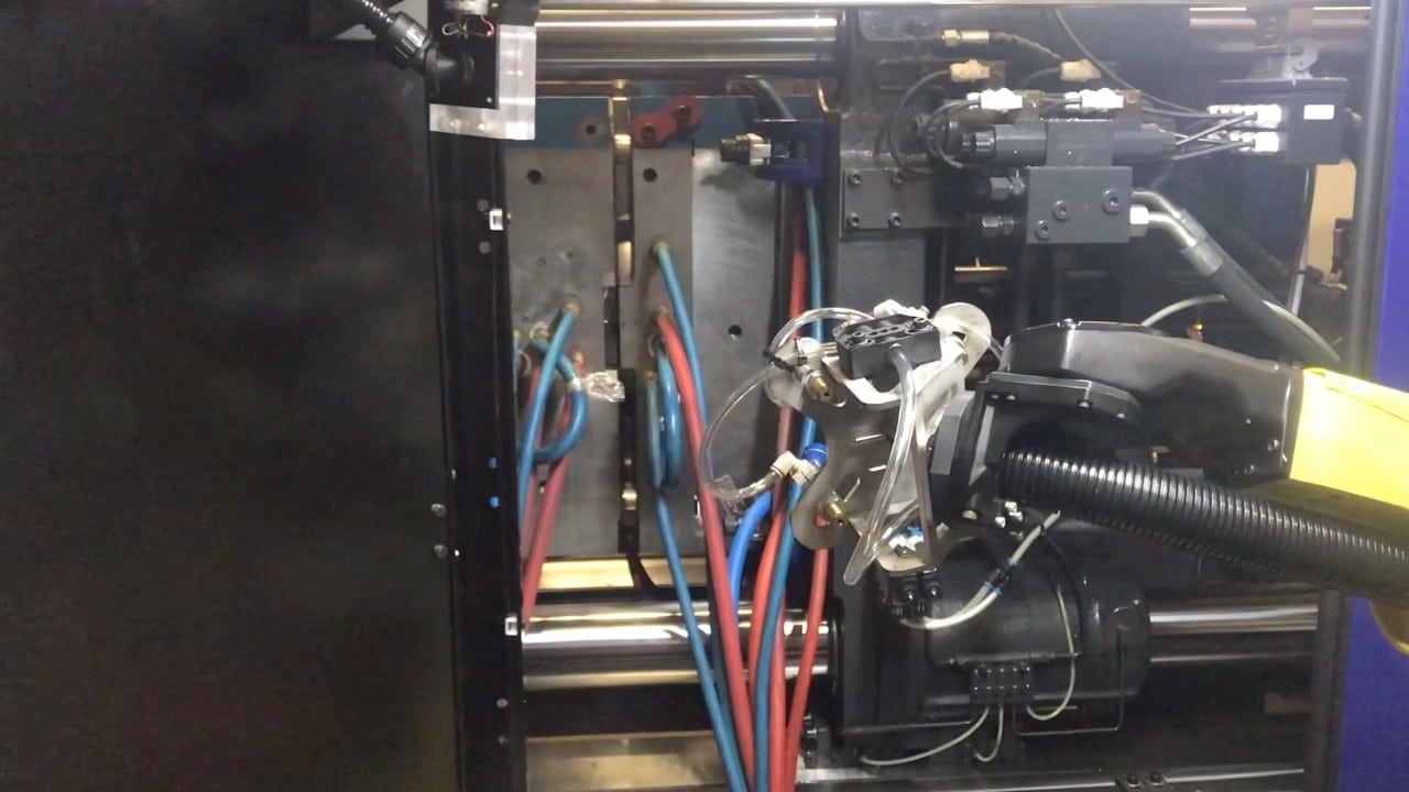 Solutions robotiques et automatisation sur mesure | UNiRO
